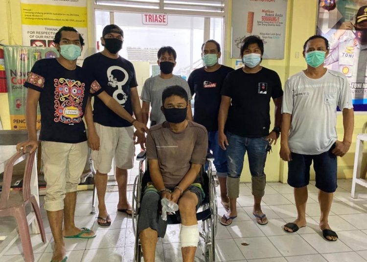 Melawan, Copet Spesialis Dalam Angkot Ini Menyerah Setelah Kakinya ...